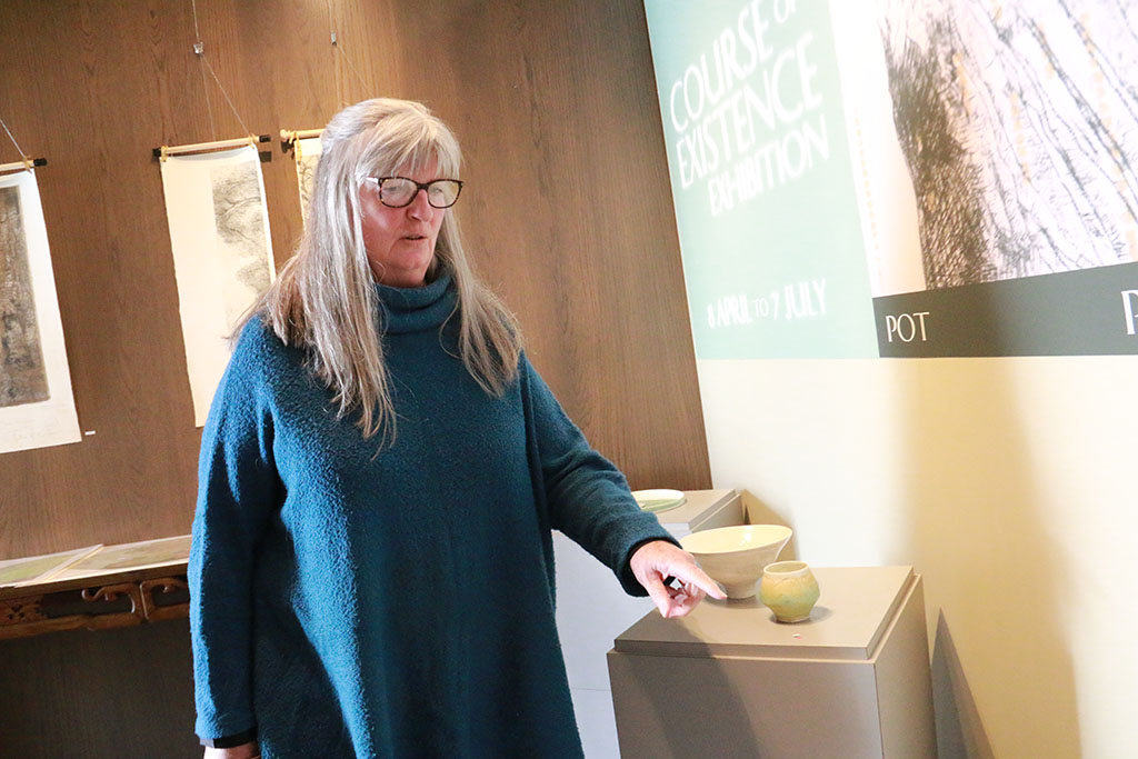 Visit of Artist Gail Batchelor to FGY Art Gallery Christchurch – Fo ...