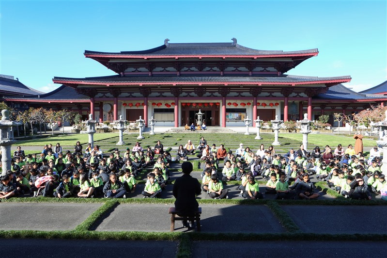 Inspector Honan Visited FGS Buddhist Temple NZ to Understand the 3G4G ...