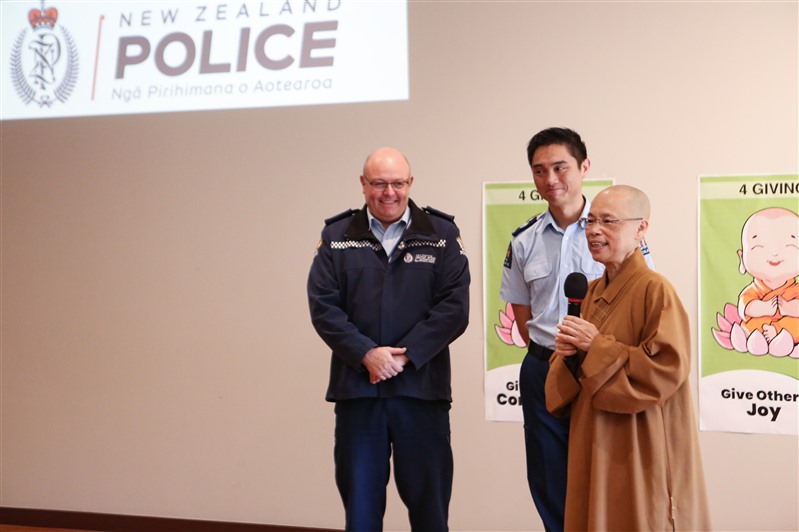Inspector Honan Visited FGS Buddhist Temple NZ to Understand the 3G4G ...