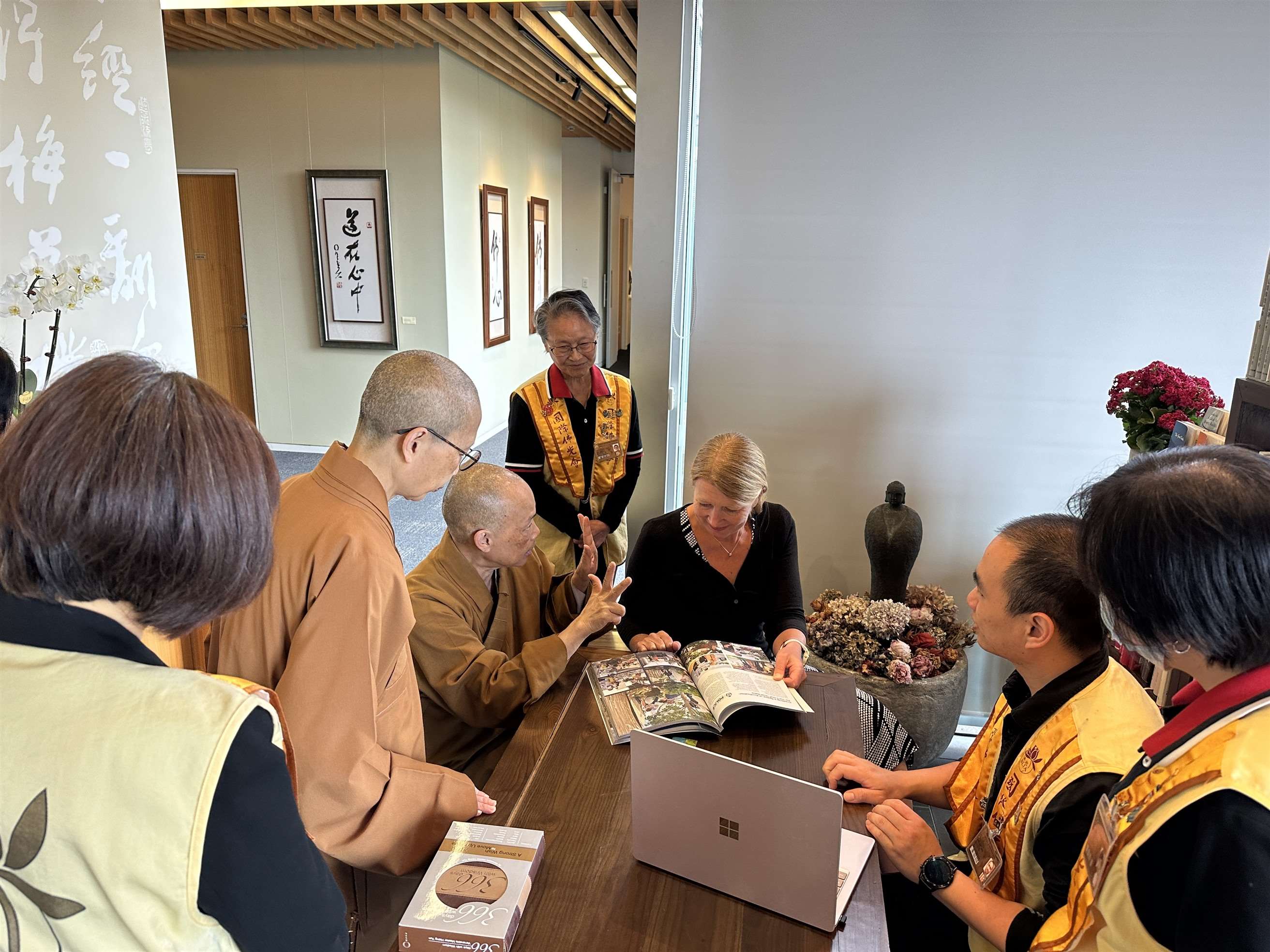 New Zealand BLIA South Island VEGRUN Donates 200 Trees to the National ...