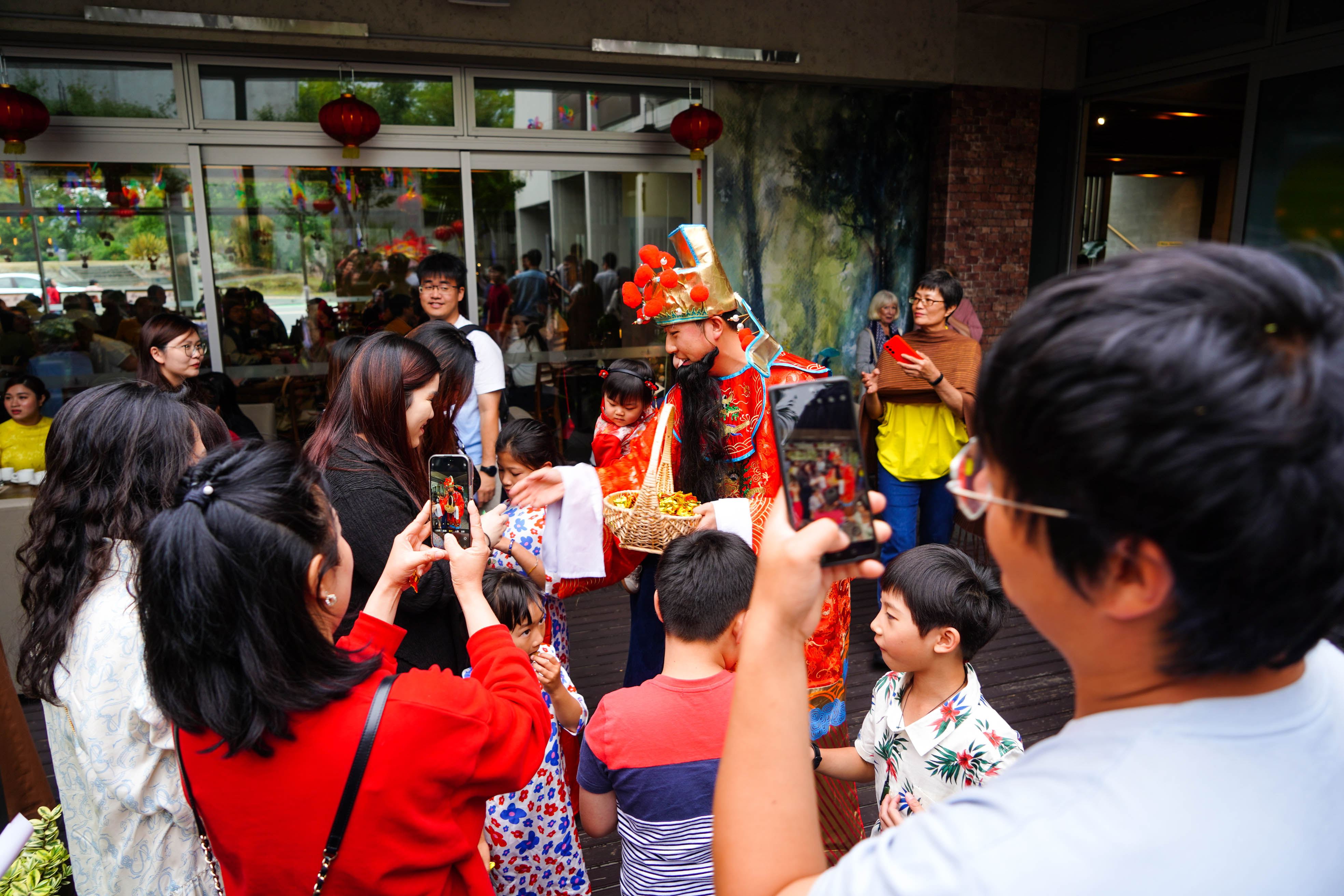 Year of the Dragon Celebration at Fo Guang Shan Buddhist Temple ...